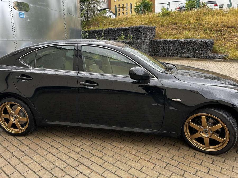 Black Lexus LS 250 2007 in Vilnius, with an engine capacity of 2.50 L and mileage of 193 thousand km for 4499 €, photo 8 on AUTOMOTO.COM.LV