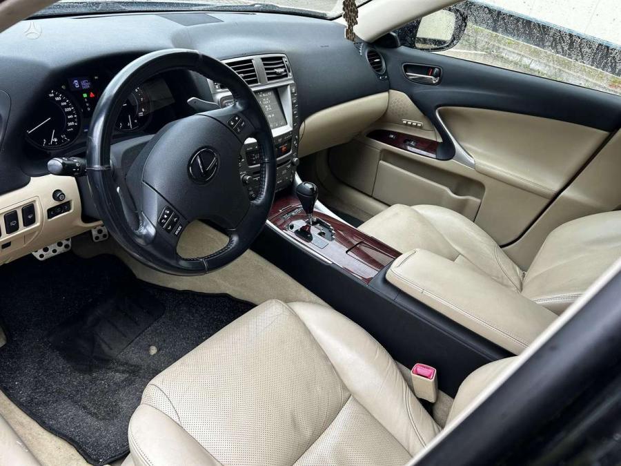 Black Lexus LS 250 2007 in Vilnius, with an engine capacity of 2.50 L and mileage of 193 thousand km for 4499 €, photo 10 on AUTOMOTO.COM.LV