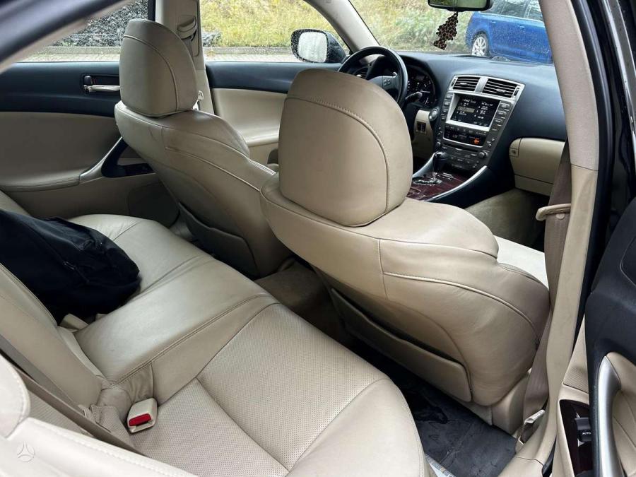 Black Lexus LS 250 2007 in Vilnius, with an engine capacity of 2.50 L and mileage of 193 thousand km for 4499 €, photo 12 on AUTOMOTO.COM.LV