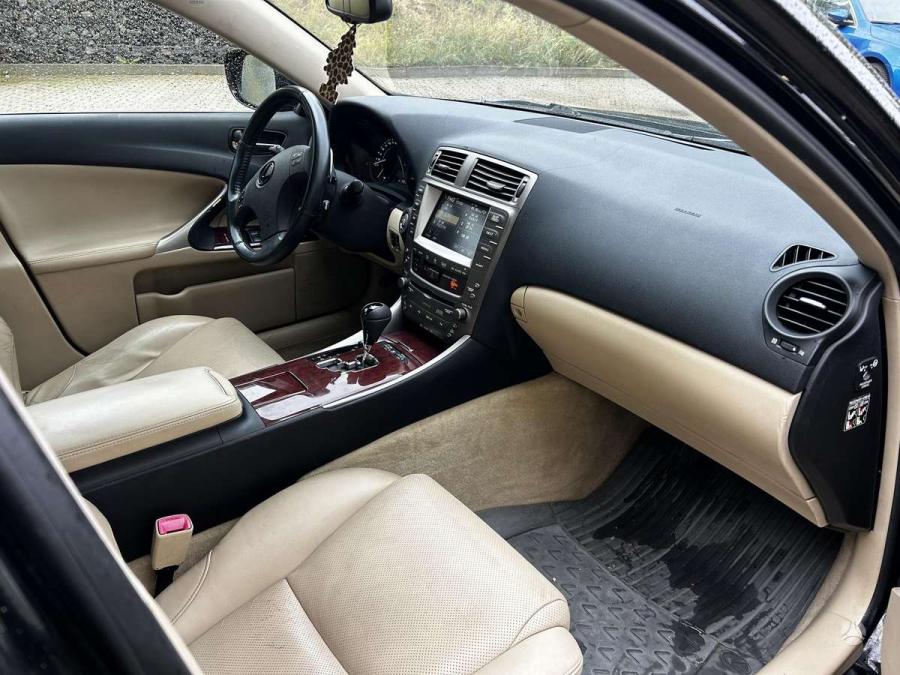 Black Lexus LS 250 2007 in Vilnius, with an engine capacity of 2.50 L and mileage of 193 thousand km for 4499 €, photo 13 on AUTOMOTO.COM.LV