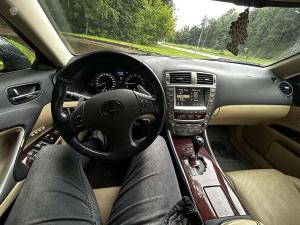 Black Lexus LS 250 2007 in Vilnius, with an engine capacity of 2.50 L and mileage of 193 thousand km for 4499 €, photo 14 on AUTOMOTO.COM.LV