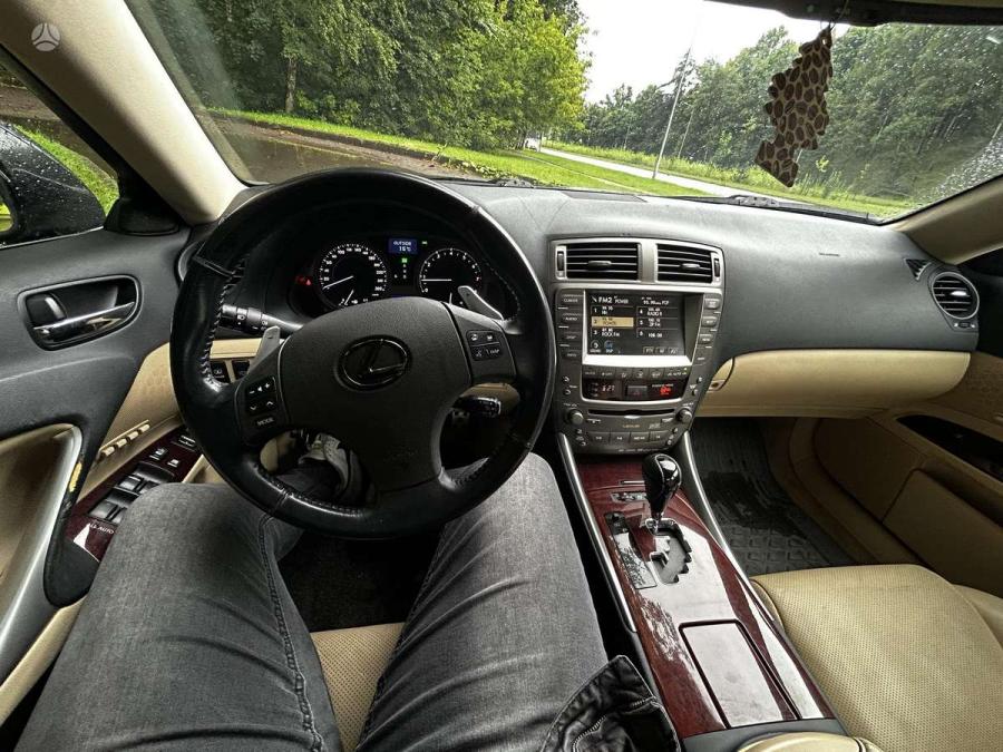 Black Lexus LS 250 2007 in Vilnius, with an engine capacity of 2.50 L and mileage of 193 thousand km for 4499 €, photo 14 on AUTOMOTO.COM.LV