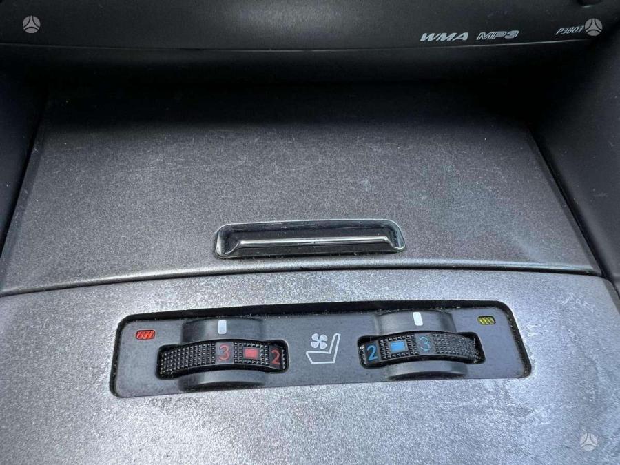 Melns Lexus LS 250 2007 Viļņa, ar dzinēja tilpumu 2.50 L un nobraukumu 302 tūkst. km par 3200 €, foto 24 vietnē AUTOMOTO.COM.LV