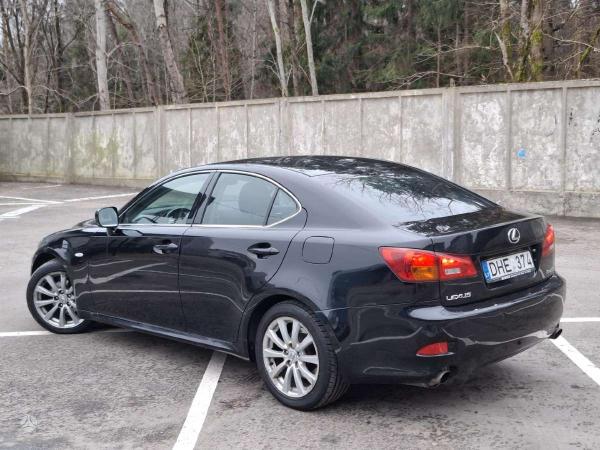 Black Lexus LS 250 2008 in Vilnius, with an engine capacity of 2.50 L and mileage of 332 thousand km for 3490 €, photo 2 on AUTOMOTO.COM.LV
