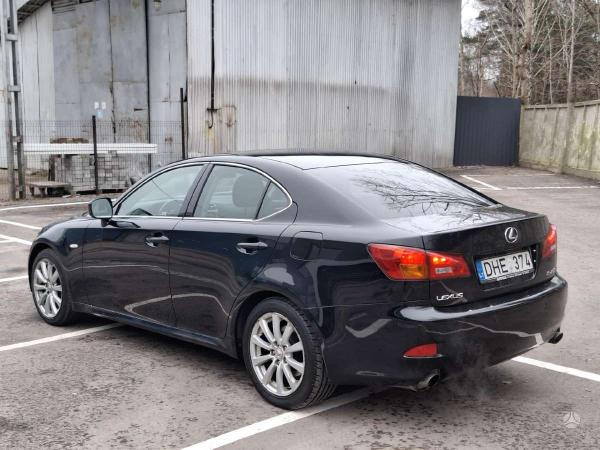 Black Lexus LS 250 2008 in Vilnius, with an engine capacity of 2.50 L and mileage of 332 thousand km for 3490 €, photo 6 on AUTOMOTO.COM.LV