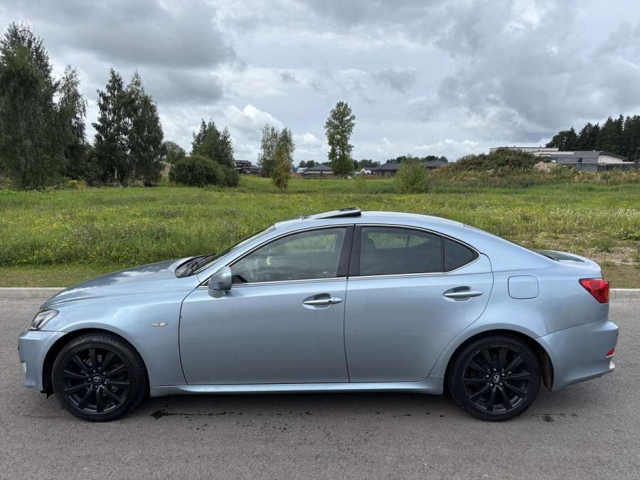Zils Lexus LS 250 2006 Viļņa, ar dzinēja tilpumu 2.50 L un nobraukumu 320 tūkst. km par 2800 €, foto 3 vietnē AUTOMOTO.COM.LV