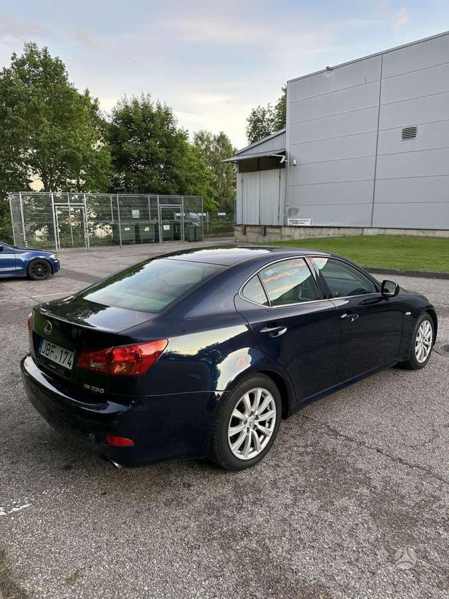 Zils Lexus LS 250 2007 Viļņa, ar dzinēja tilpumu 2.50 L un nobraukumu 313 tūkst. km par 4150 €, foto 6 vietnē AUTOMOTO.COM.LV