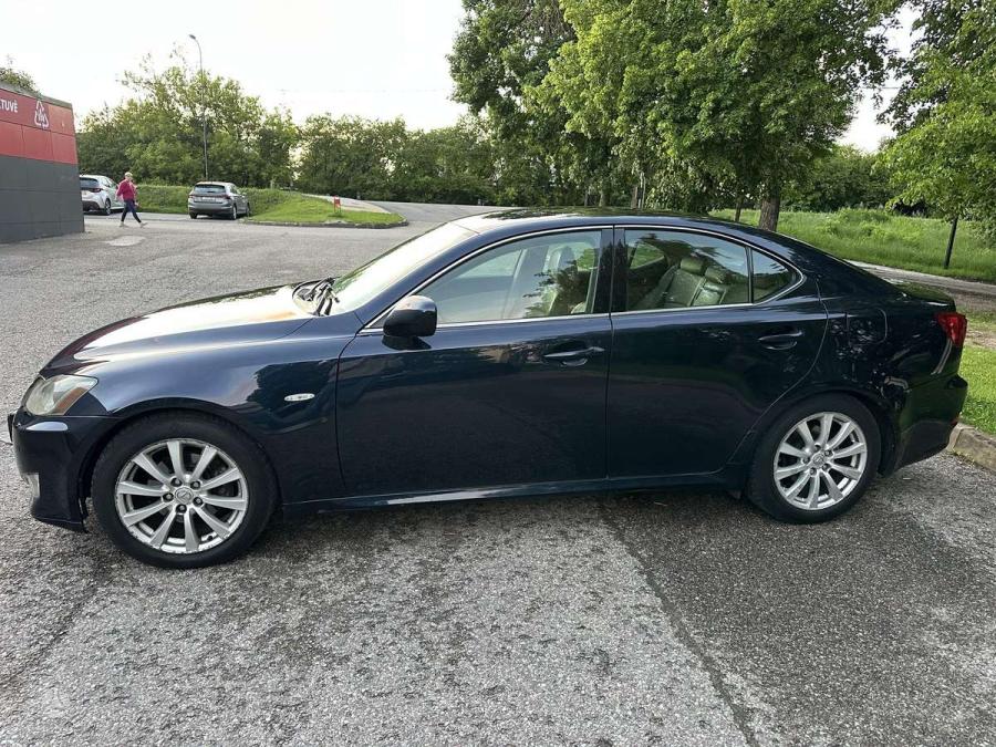 Zils Lexus LS 250 2007 Viļņa, ar dzinēja tilpumu 2.50 L un nobraukumu 313 tūkst. km par 4150 €, foto 9 vietnē AUTOMOTO.COM.LV