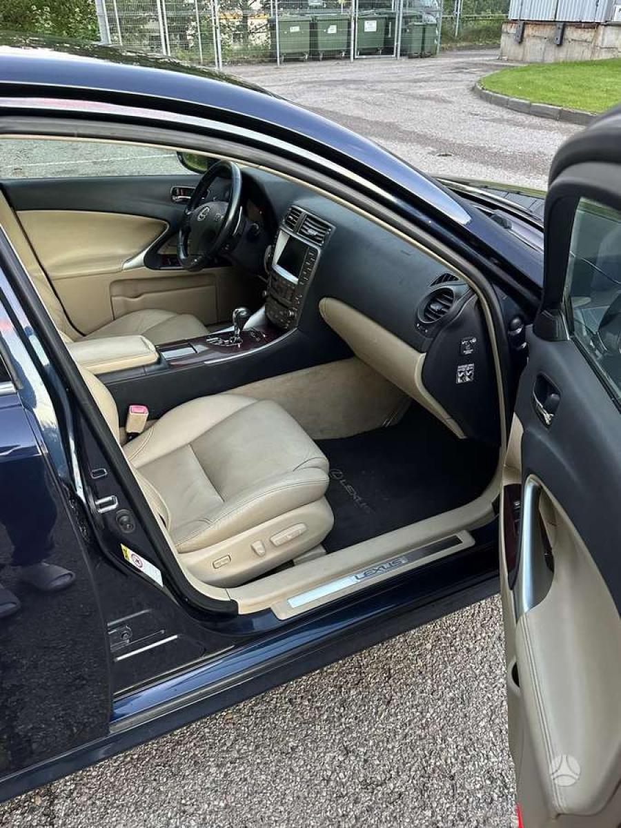 Zils Lexus LS 250 2007 Viļņa, ar dzinēja tilpumu 2.50 L un nobraukumu 313 tūkst. km par 4150 €, foto 11 vietnē AUTOMOTO.COM.LV