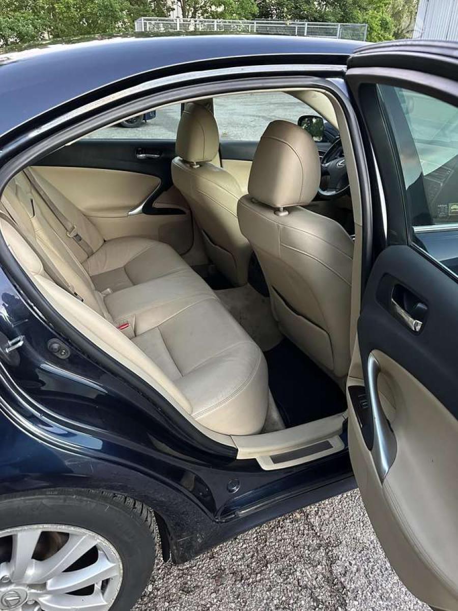 Zils Lexus LS 250 2007 Viļņa, ar dzinēja tilpumu 2.50 L un nobraukumu 313 tūkst. km par 4150 €, foto 12 vietnē AUTOMOTO.COM.LV