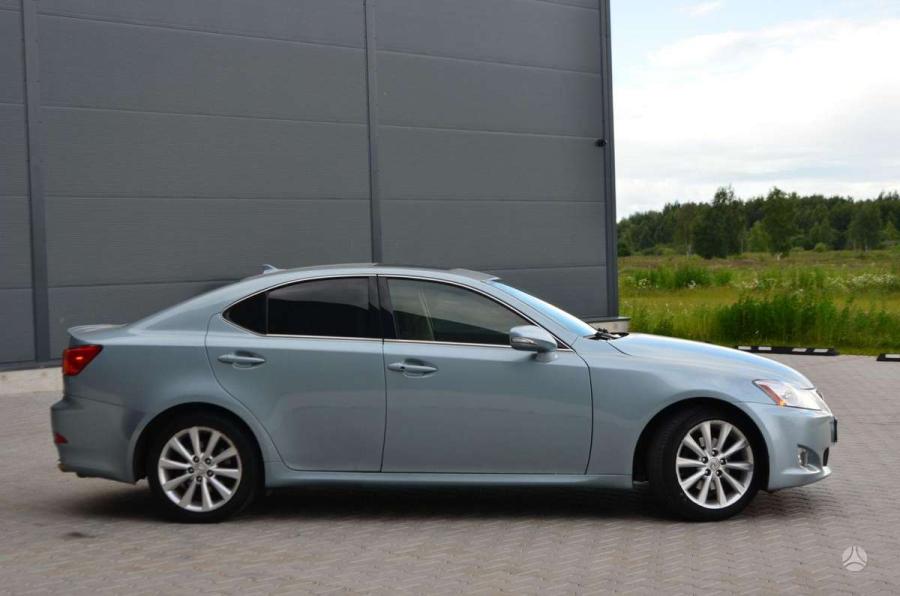 Zils Lexus LS 250 2010 Šauļi, ar dzinēja tilpumu 2.50 L un nobraukumu 202 tūkst. km par 5900 €, foto 12 vietnē AUTOMOTO.COM.LV