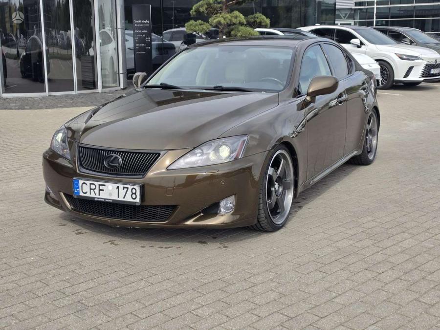 Brown Lexus LS 250 2007 in Kaunas, with an engine capacity of 2.50 L and mileage of 278 thousand km for 7000 €, photo 1 on AUTOMOTO.COM.LV
