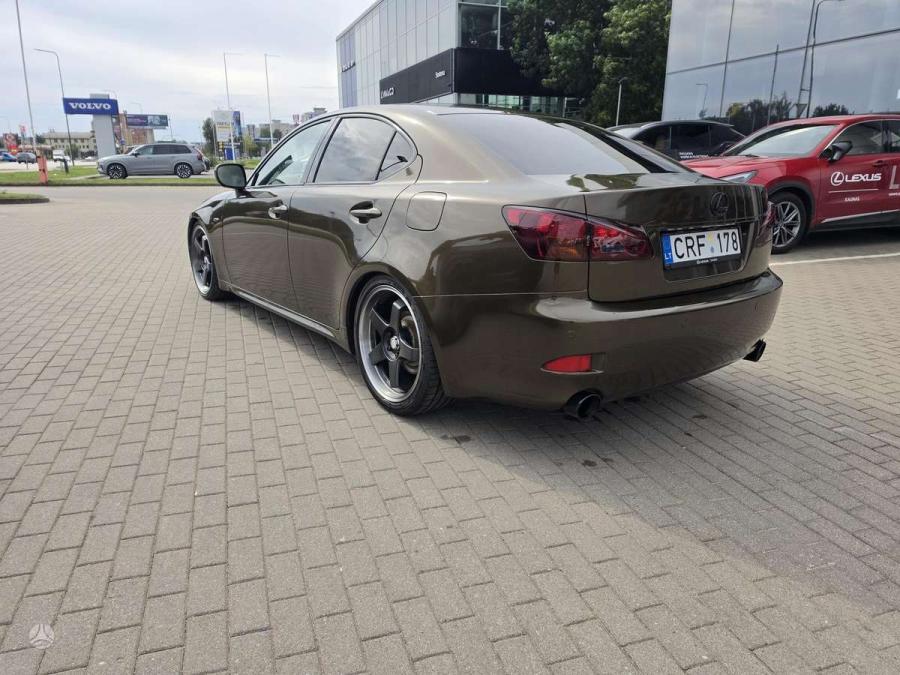 Brown Lexus LS 250 2007 in Kaunas, with an engine capacity of 2.50 L and mileage of 278 thousand km for 7000 €, photo 4 on AUTOMOTO.COM.LV