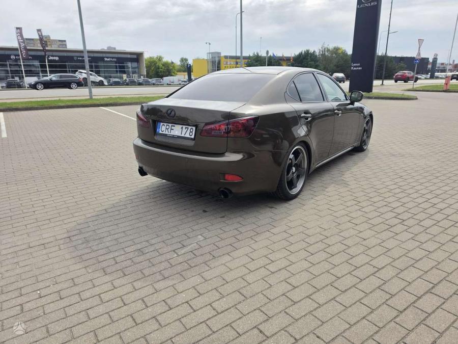 Brown Lexus LS 250 2007 in Kaunas, with an engine capacity of 2.50 L and mileage of 278 thousand km for 7000 €, photo 5 on AUTOMOTO.COM.LV