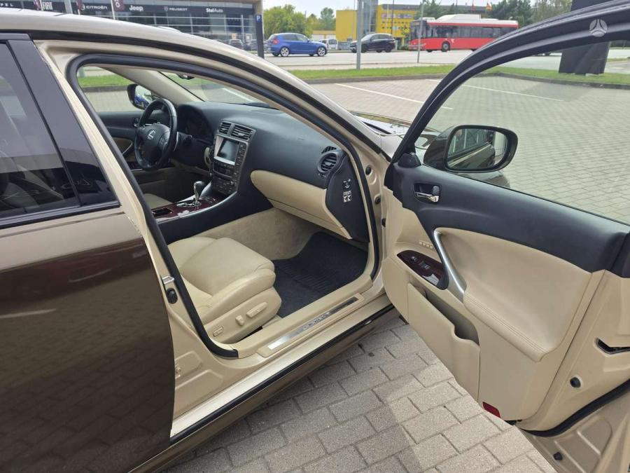 Brown Lexus LS 250 2007 in Kaunas, with an engine capacity of 2.50 L and mileage of 278 thousand km for 7000 €, photo 10 on AUTOMOTO.COM.LV