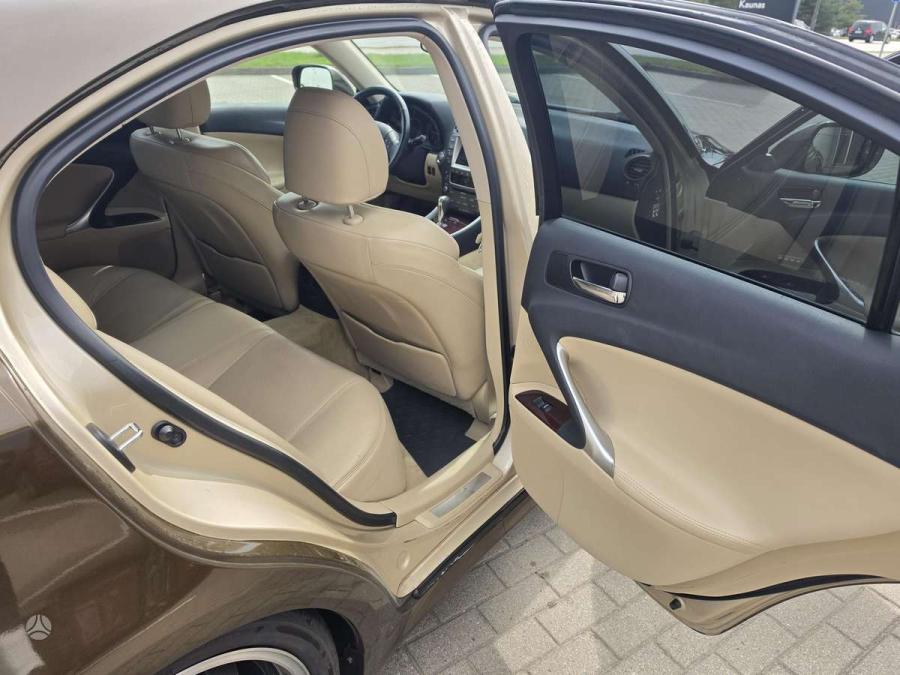 Brown Lexus LS 250 2007 in Kaunas, with an engine capacity of 2.50 L and mileage of 278 thousand km for 7000 €, photo 12 on AUTOMOTO.COM.LV