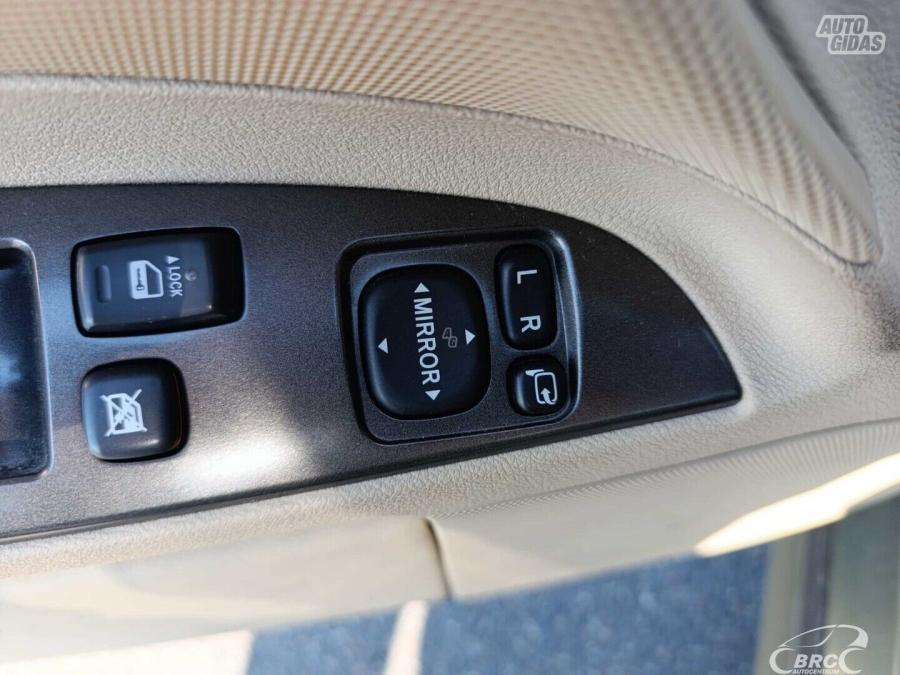 Zaļš Lexus LS 250 2009 Avižieniai, ar dzinēja tilpumu 2.50 L un nobraukumu 223 tūkst. km par 4000 €, foto 17 vietnē AUTOMOTO.COM.LV