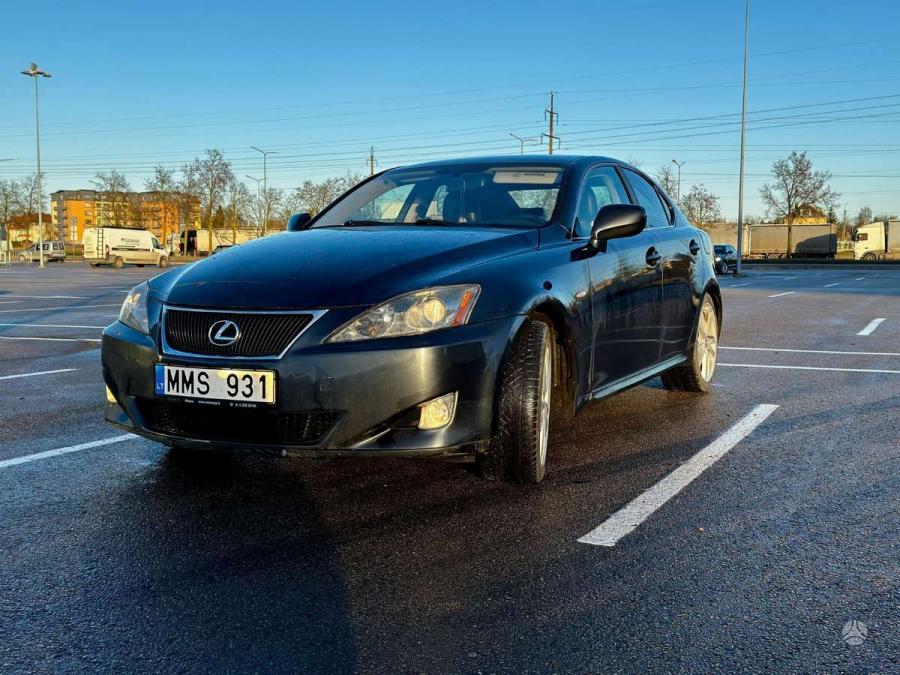 Grey Lexus LS 250 2006 in Vilnius, with an engine capacity of 2.50 L and mileage of 235 thousand km for 3700 €, photo 2 on AUTOMOTO.COM.LV