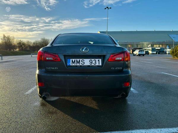 Pelēks Lexus LS 250 2006 Viļņa, ar dzinēja tilpumu 2.50 L un nobraukumu 235 tūkst. km par 3700 €, foto 5 vietnē AUTOMOTO.COM.LV