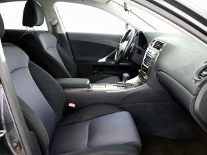 Grey Lexus LS 250 2006 in Tallinn, with an engine capacity of 2.50 L and mileage of 304 thousand km for 2499 €, photo 14 on AUTOMOTO.COM.LV