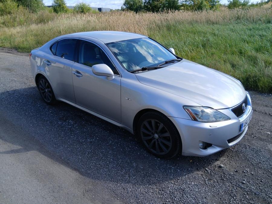 Pelēks Lexus LS 250 2006 Tallina, ar dzinēja tilpumu 2.50 L un nobraukumu 282 tūkst. km par 5000 €, foto 12 vietnē AUTOMOTO.COM.LV