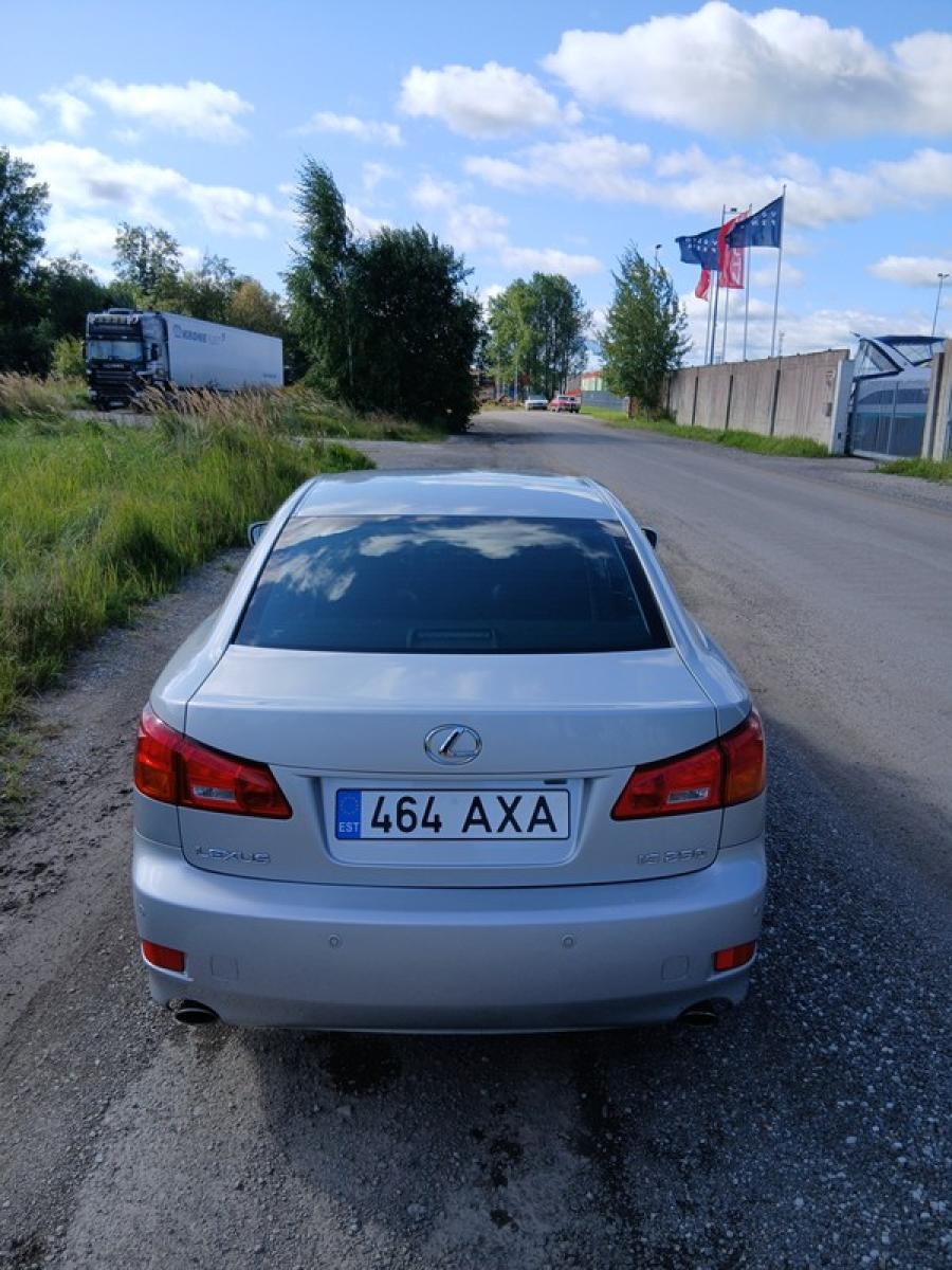 Pelēks Lexus LS 250 2006 Tallina, ar dzinēja tilpumu 2.50 L un nobraukumu 282 tūkst. km par 5000 €, foto 17 vietnē AUTOMOTO.COM.LV