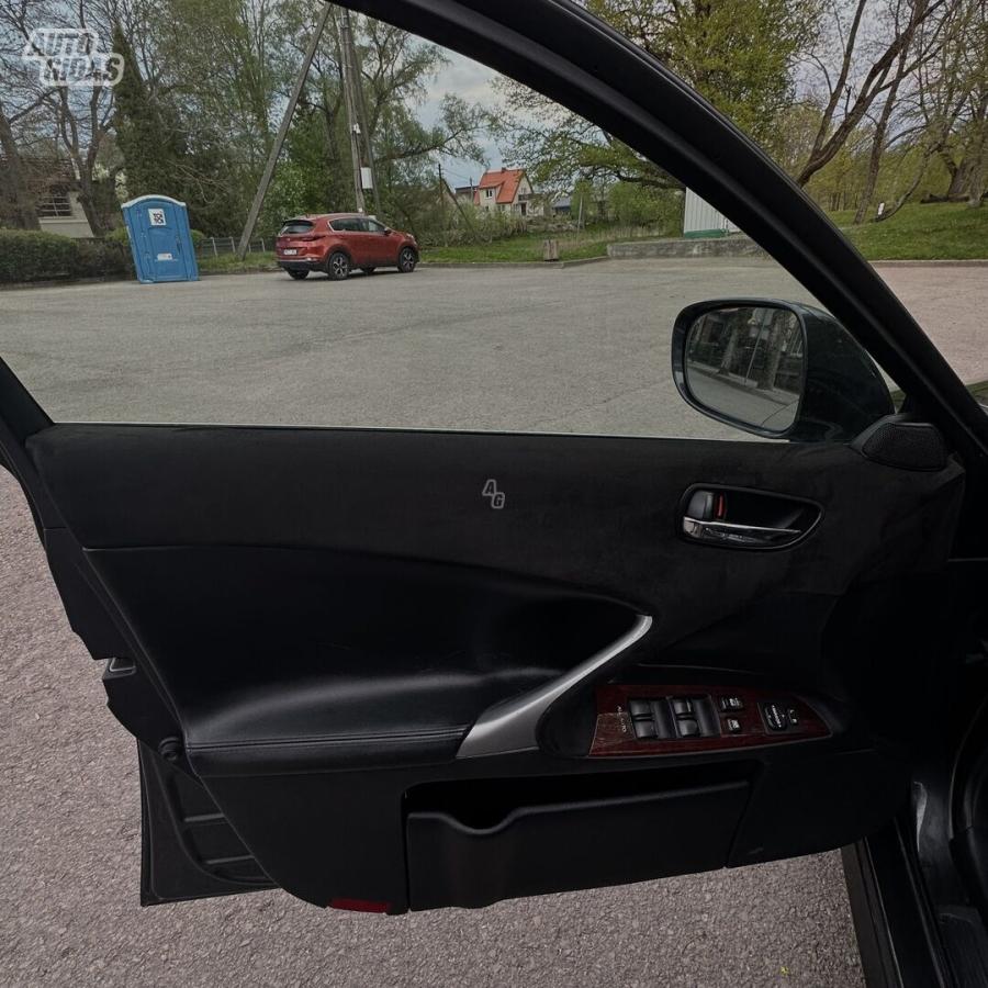 Pelēks Lexus LS 250 2007 Klaipėda, ar dzinēja tilpumu 2.50 L un nobraukumu 232 tūkst. km par 4900 €, foto 11 vietnē AUTOMOTO.COM.LV