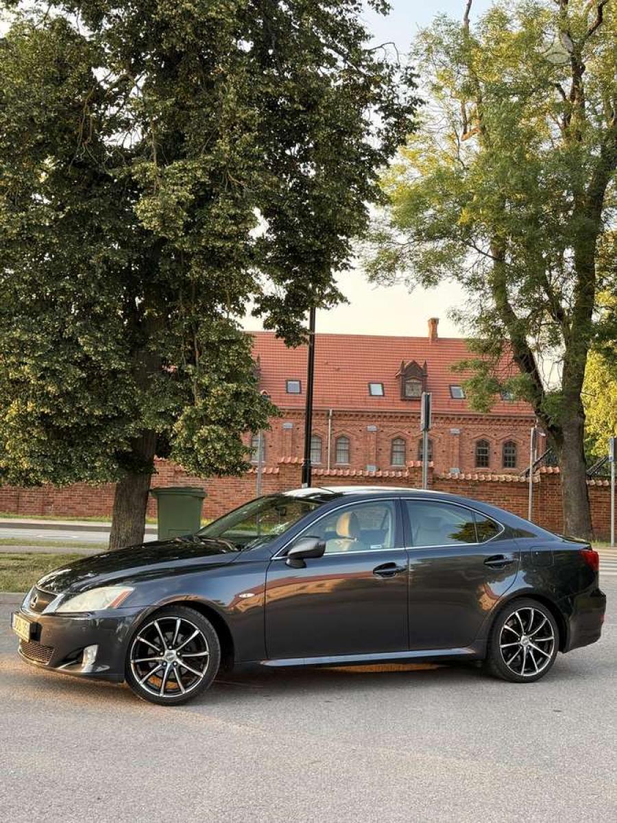 Pelēks Lexus LS 250 2008 Kauņa, ar dzinēja tilpumu 2.50 L un nobraukumu 206 tūkst. km par 5900 €, foto 3 vietnē AUTOMOTO.COM.LV