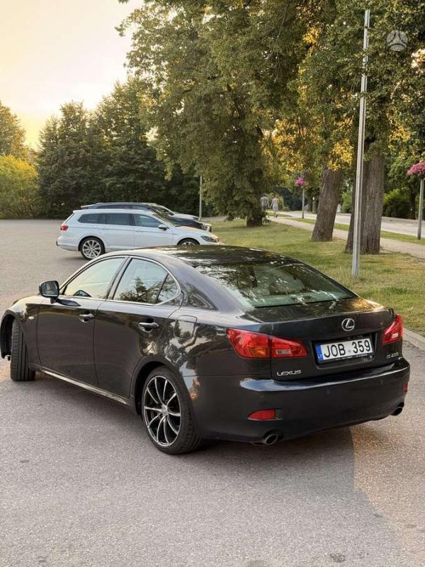 Pelēks Lexus LS 250 2008 Kauņa, ar dzinēja tilpumu 2.50 L un nobraukumu 206 tūkst. km par 5900 €, foto 4 vietnē AUTOMOTO.COM.LV