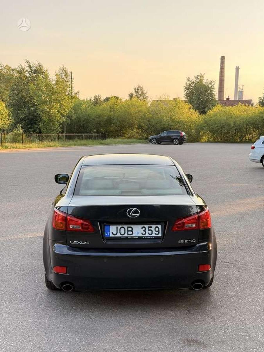 Pelēks Lexus LS 250 2008 Kauņa, ar dzinēja tilpumu 2.50 L un nobraukumu 206 tūkst. km par 5900 €, foto 6 vietnē AUTOMOTO.COM.LV