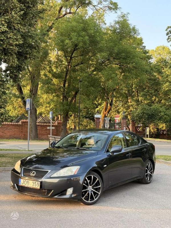 Pelēks Lexus LS 250 2008 Kauņa, ar dzinēja tilpumu 2.50 L un nobraukumu 206 tūkst. km par 5900 €, foto 10 vietnē AUTOMOTO.COM.LV