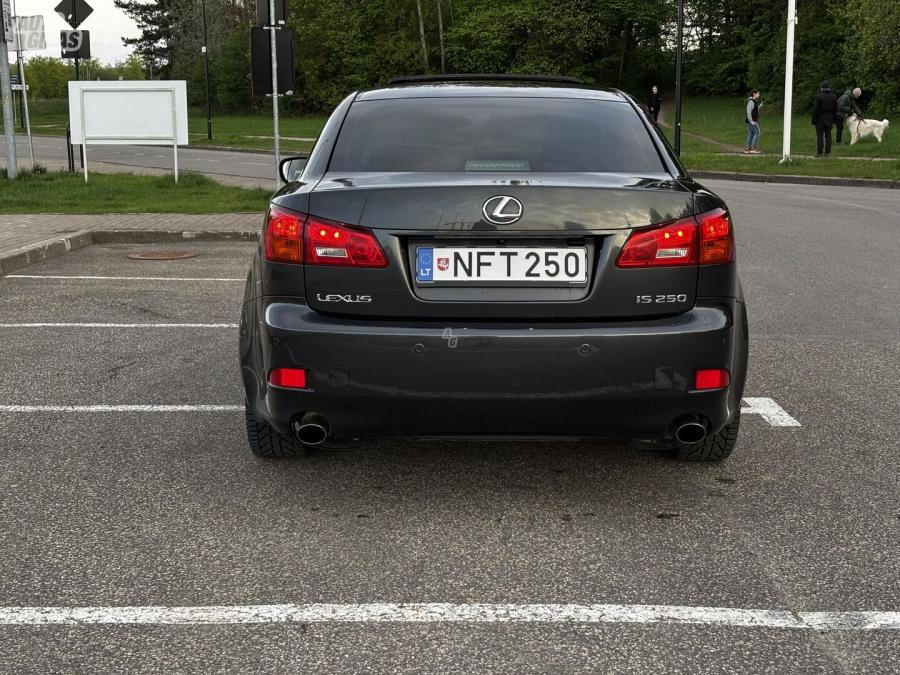 Grey Lexus LS 250 2009 in Vilnius, with an engine capacity of 2.50 L and mileage of 214 thousand km for 5400 €, photo 4 on AUTOMOTO.COM.LV