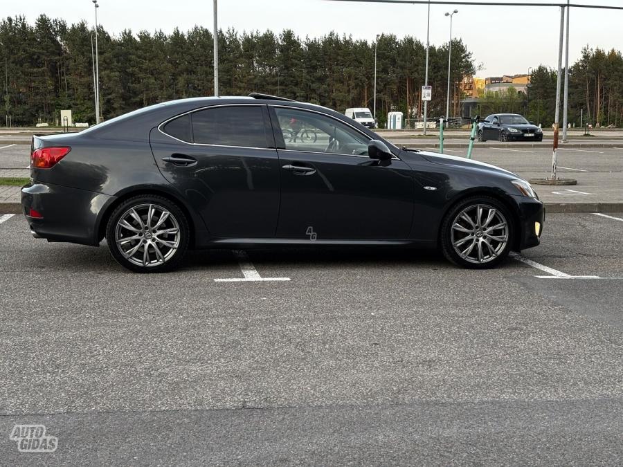 Grey Lexus LS 250 2009 in Vilnius, with an engine capacity of 2.50 L and mileage of 214 thousand km for 5400 €, photo 7 on AUTOMOTO.COM.LV
