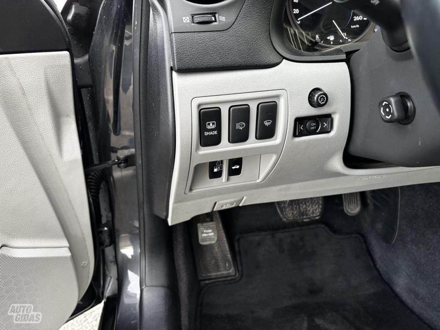 Grey Lexus LS 250 2009 in Vilnius, with an engine capacity of 2.50 L and mileage of 214 thousand km for 5400 €, photo 12 on AUTOMOTO.COM.LV