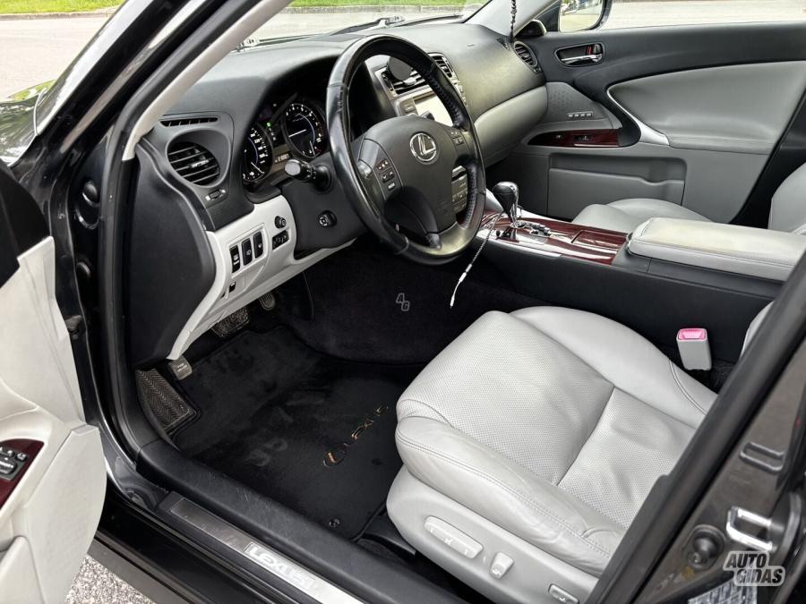 Grey Lexus LS 250 2009 in Vilnius, with an engine capacity of 2.50 L and mileage of 214 thousand km for 5400 €, photo 15 on AUTOMOTO.COM.LV