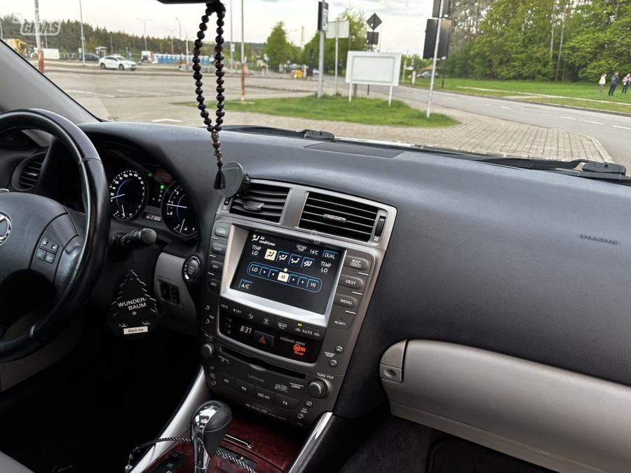 Grey Lexus LS 250 2009 in Vilnius, with an engine capacity of 2.50 L and mileage of 214 thousand km for 5400 €, photo 17 on AUTOMOTO.COM.LV