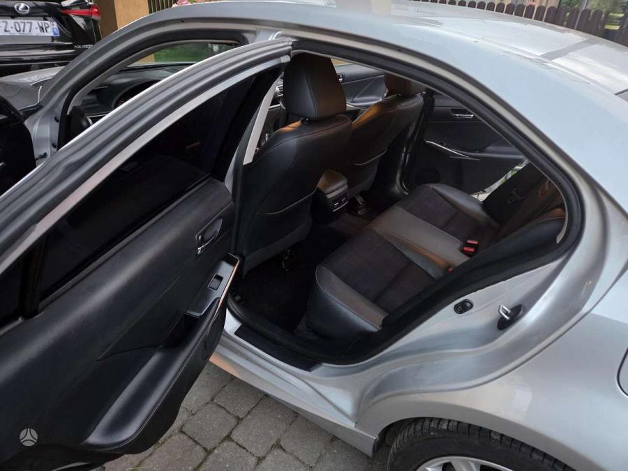 Pelēks Lexus LS 250 2013 Viļņa, ar dzinēja tilpumu 2.50 L un nobraukumu 0 tūkst. km par 11900 €, foto 8 vietnē AUTOMOTO.COM.LV