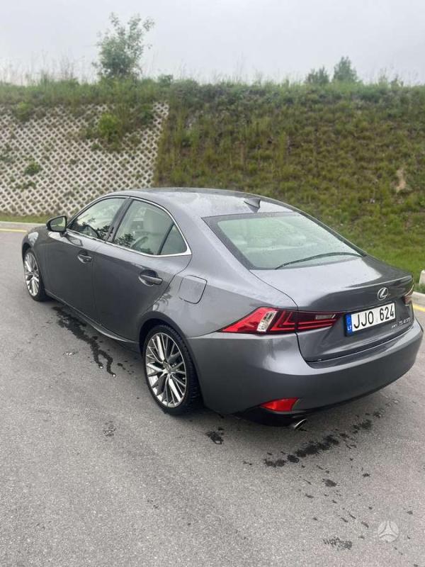 Grey Lexus LS 250 2014 in Vilnius, with an engine capacity of 2.49 L and mileage of 197 thousand km for 11200 €, photo 5 on AUTOMOTO.COM.LV