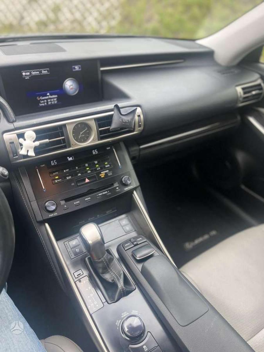 Pelēks Lexus LS 250 2014 Viļņa, ar dzinēja tilpumu 2.49 L un nobraukumu 197 tūkst. km par 11200 €, foto 10 vietnē AUTOMOTO.COM.LV