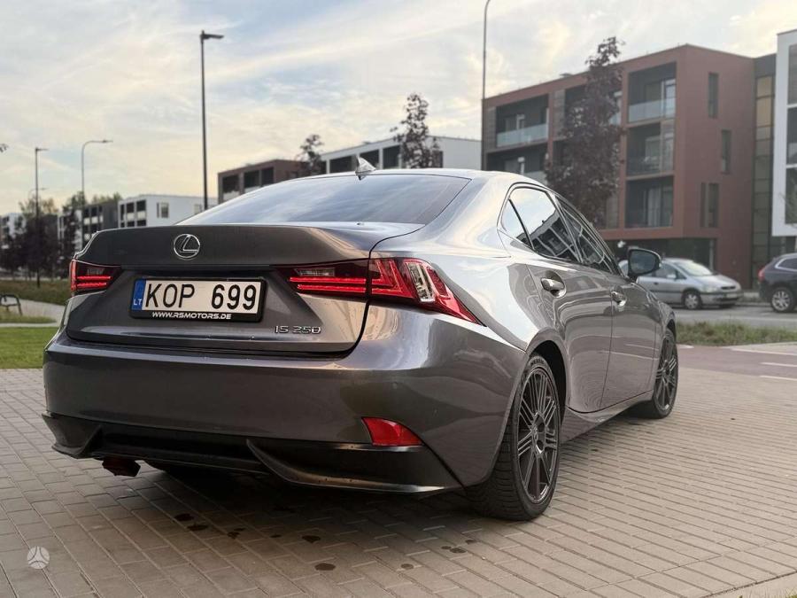 Pelēks Lexus LS 250 2014 Viļņa, ar dzinēja tilpumu 2.50 L un nobraukumu 133 tūkst. km par 14000 €, foto 6 vietnē AUTOMOTO.COM.LV