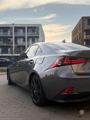 Pelēks Lexus LS 250 2014 Viļņa, ar dzinēja tilpumu 2.50 L un nobraukumu 133 tūkst. km par 14000 €, foto 7 vietnē AUTOMOTO.COM.LV