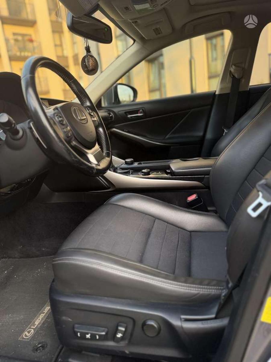 Pelēks Lexus LS 250 2014 Viļņa, ar dzinēja tilpumu 2.50 L un nobraukumu 133 tūkst. km par 14000 €, foto 12 vietnē AUTOMOTO.COM.LV