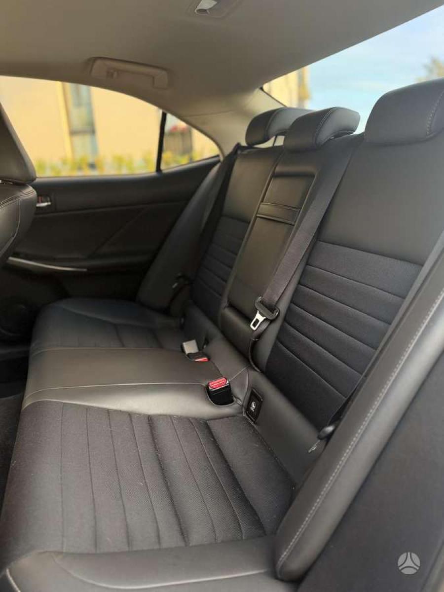 Pelēks Lexus LS 250 2014 Viļņa, ar dzinēja tilpumu 2.50 L un nobraukumu 133 tūkst. km par 14000 €, foto 13 vietnē AUTOMOTO.COM.LV