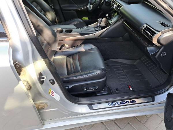 Pelēks Lexus LS 250 2014 Šauļi, ar dzinēja tilpumu 2.50 L un nobraukumu 139 tūkst. km par 13200 €, foto 10 vietnē AUTOMOTO.COM.LV