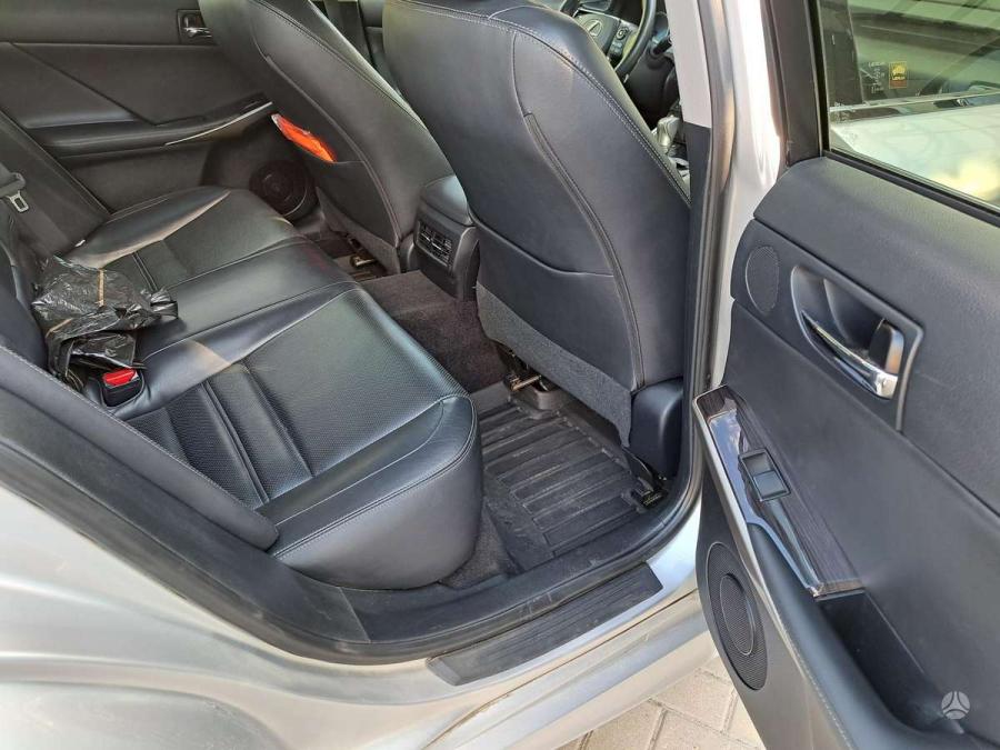 Pelēks Lexus LS 250 2014 Šauļi, ar dzinēja tilpumu 2.50 L un nobraukumu 139 tūkst. km par 13200 €, foto 12 vietnē AUTOMOTO.COM.LV