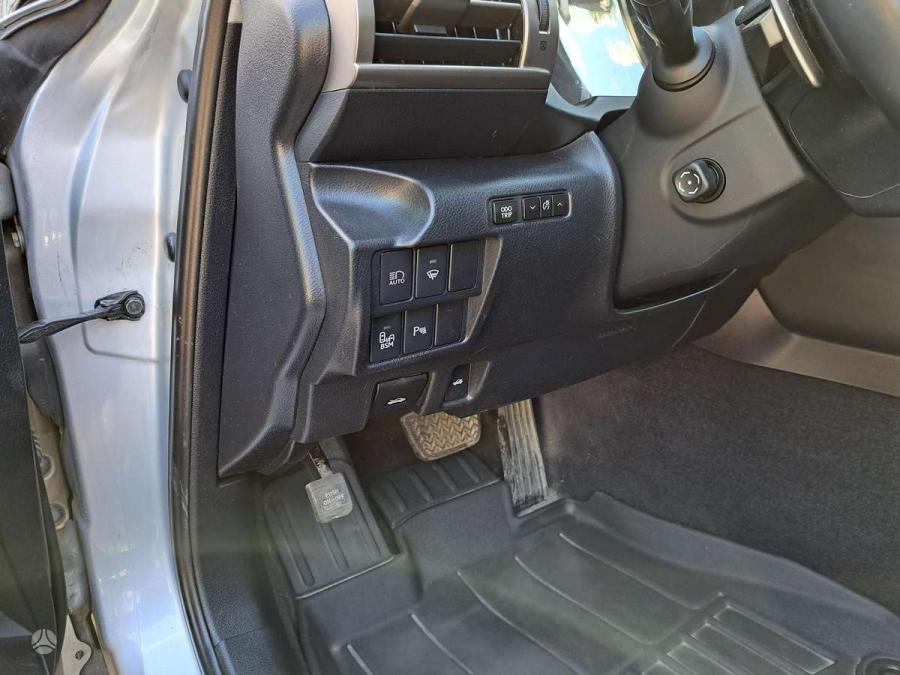 Pelēks Lexus LS 250 2014 Šauļi, ar dzinēja tilpumu 2.50 L un nobraukumu 139 tūkst. km par 13200 €, foto 19 vietnē AUTOMOTO.COM.LV