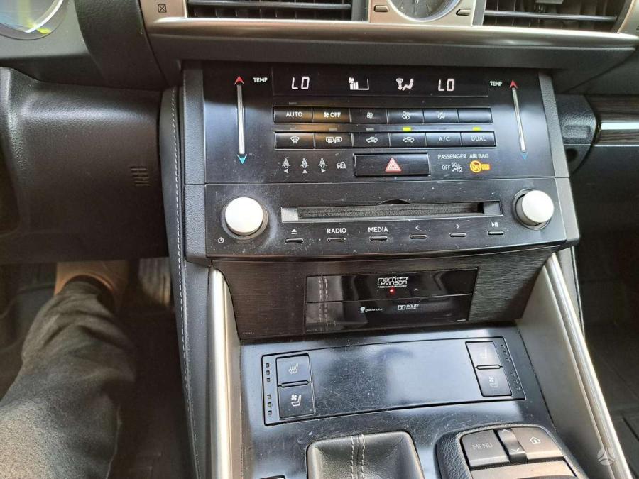 Pelēks Lexus LS 250 2014 Šauļi, ar dzinēja tilpumu 2.50 L un nobraukumu 139 tūkst. km par 13200 €, foto 21 vietnē AUTOMOTO.COM.LV