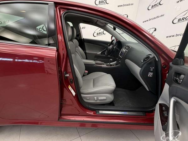 Red Lexus LS 250 2006 in Vilnius, with an engine capacity of 2.50 L and mileage of 196 thousand km for 5900 €, photo 5 on AUTOMOTO.COM.LV