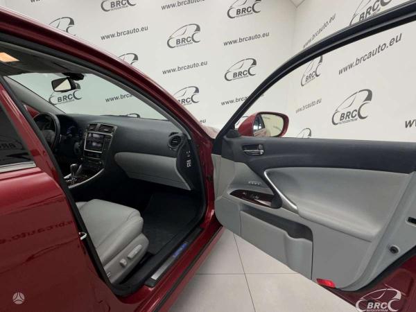 Red Lexus LS 250 2006 in Vilnius, with an engine capacity of 2.50 L and mileage of 196 thousand km for 5900 €, photo 9 on AUTOMOTO.COM.LV