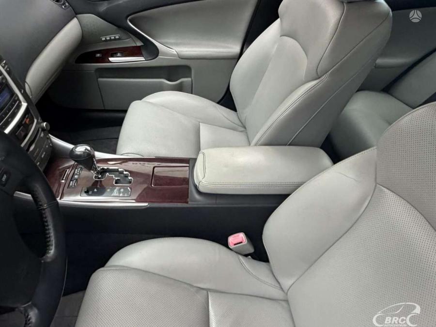 Sarkans Lexus LS 250 2006 Viļņa, ar dzinēja tilpumu 2.50 L un nobraukumu 196 tūkst. km par 5900 €, foto 26 vietnē AUTOMOTO.COM.LV
